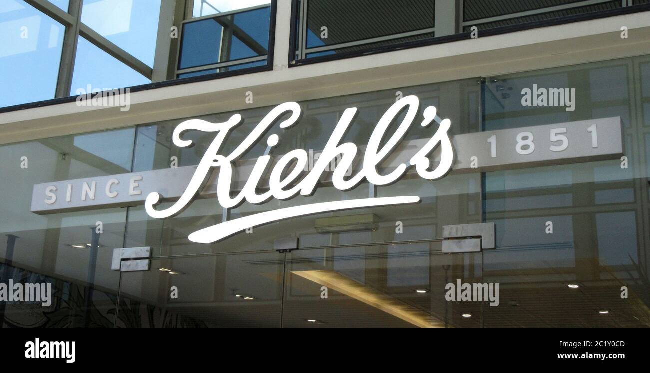 Kiehls hi-res stock photography and images - Alamy