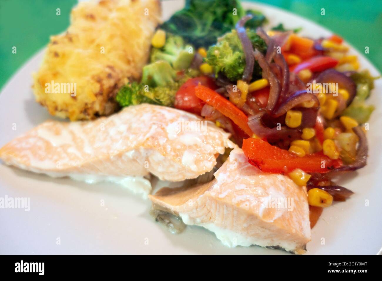 Close up of 5 a day stir fry on a plate hi-res stock photography and ...