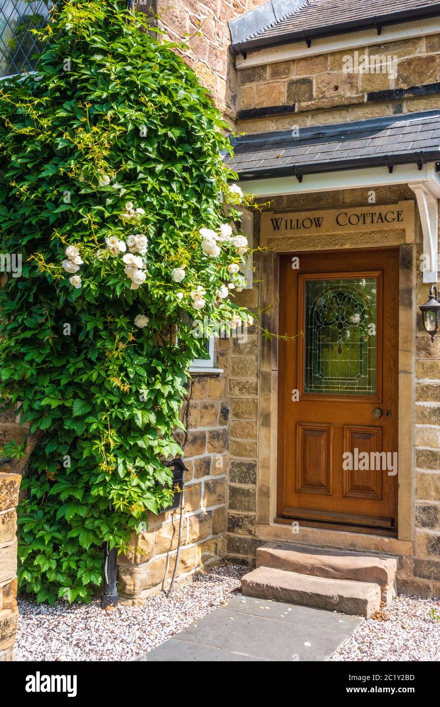 American cottage homes hi-res stock photography and images - Alamy