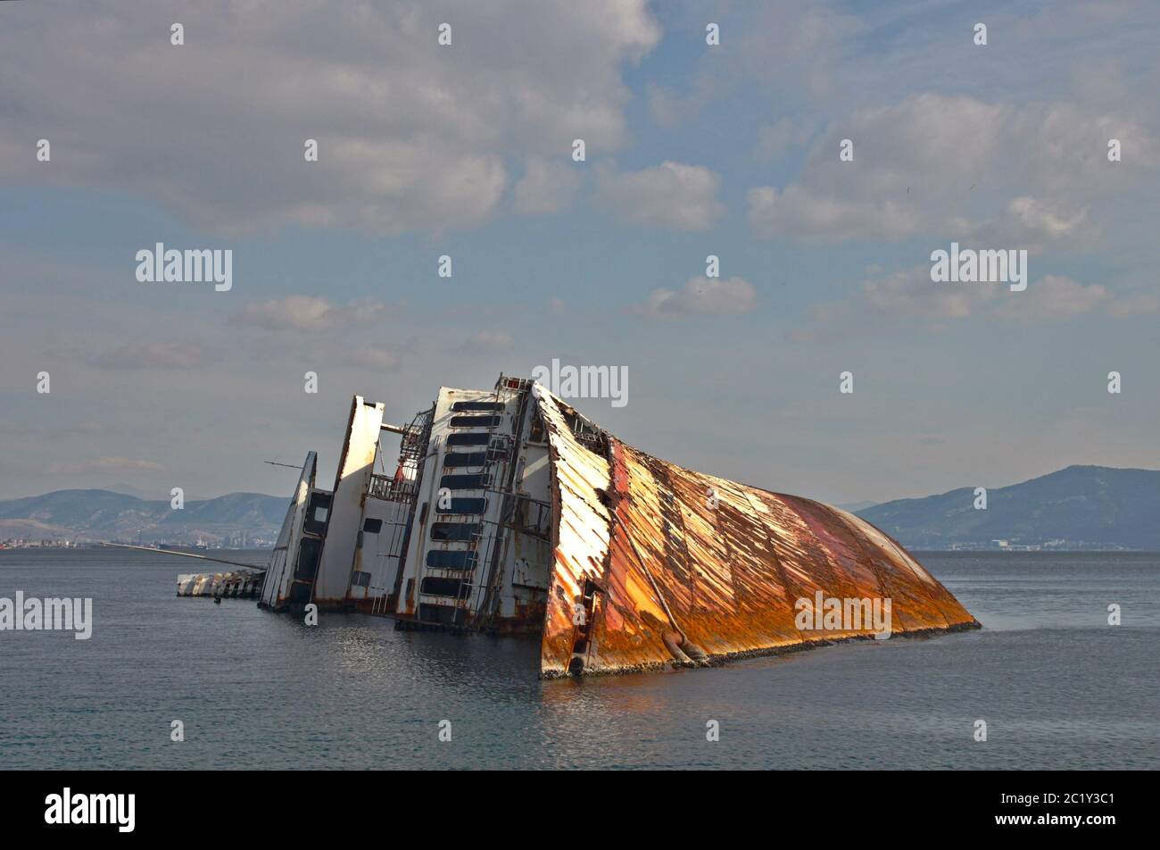 Bay of eleusis hi-res stock photography and images - Alamy