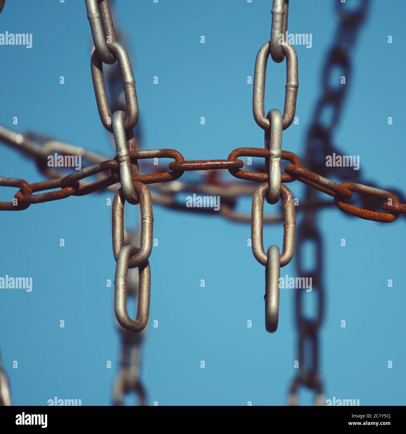 metallic chain net background Stock Photo - Alamy