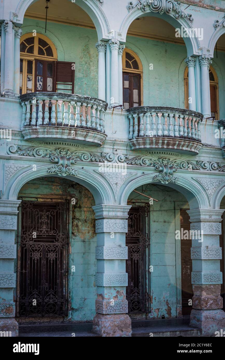 Run-down beautiful colonial house on Paseo del Prado (Paseo de Marti ...