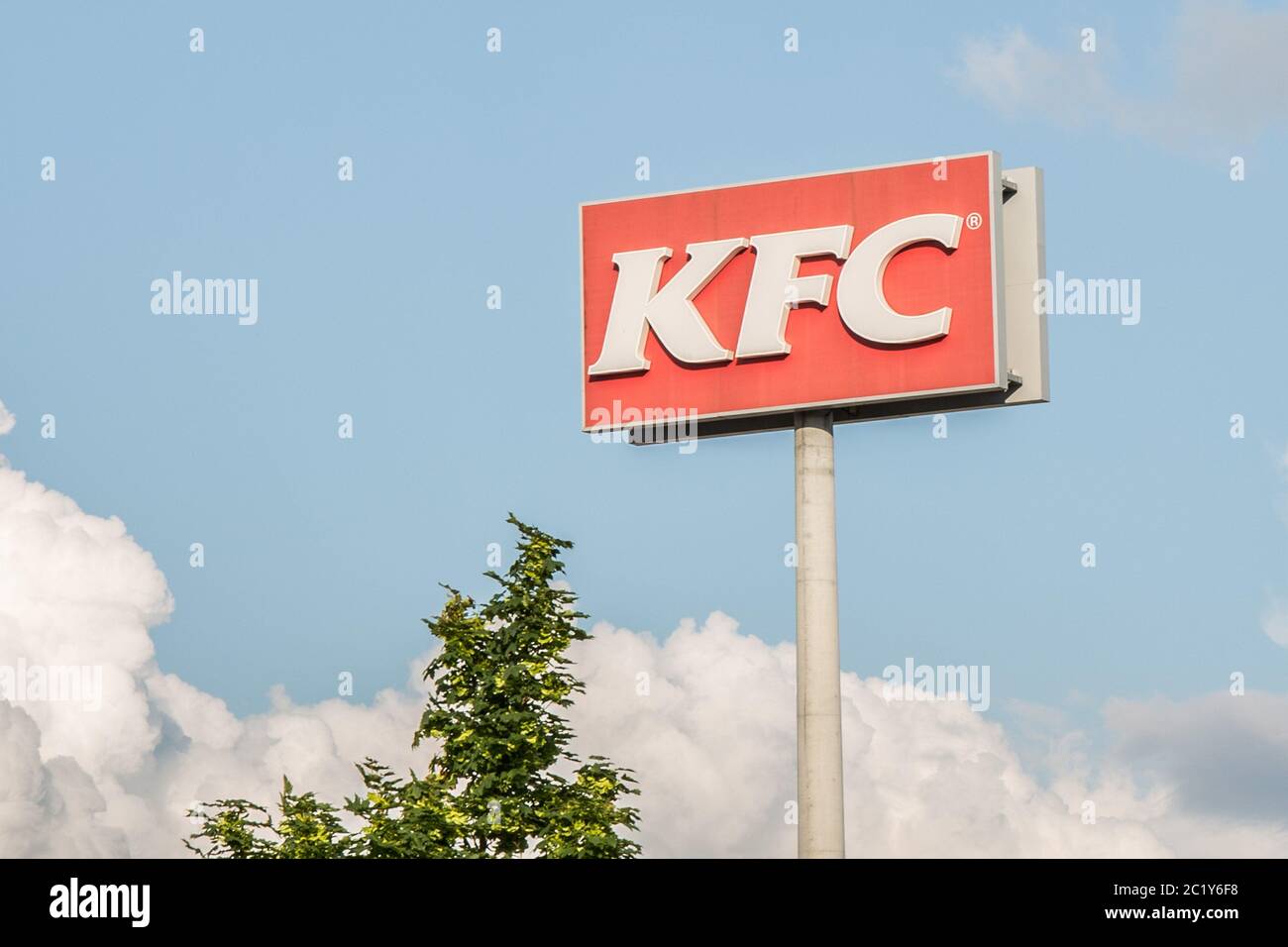 Kfc logos hi-res stock photography and images - Alamy