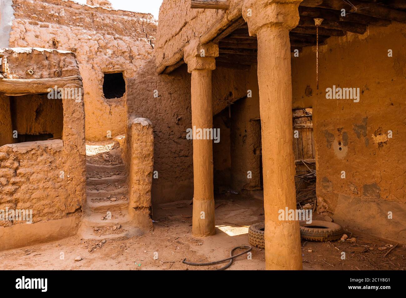A yard in the traditional Arab mud brick household Stock Photo - Alamy