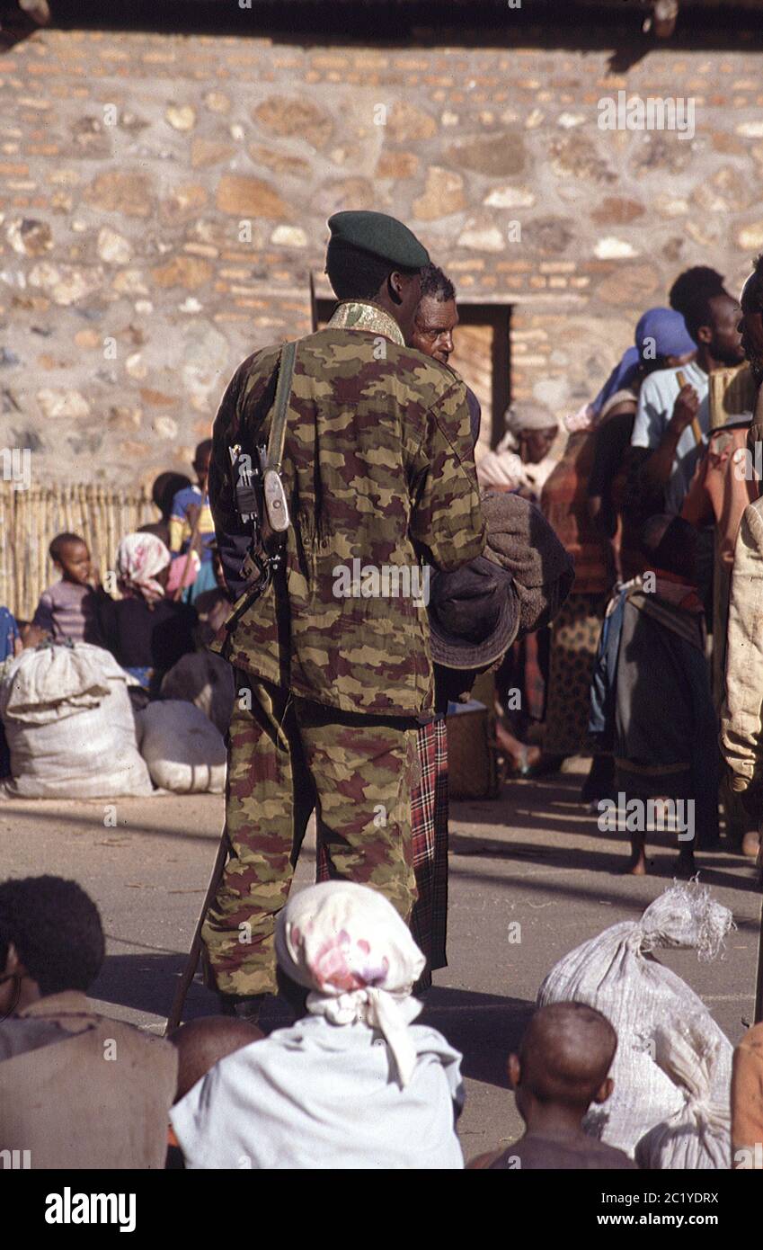 Tutsi refugees in Burundi 1994 Stock Photo - Alamy