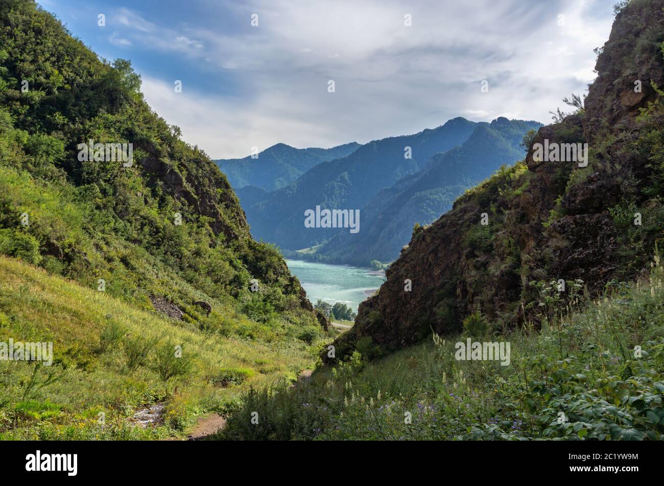 Sea view path mountains hi-res stock photography and images - Alamy