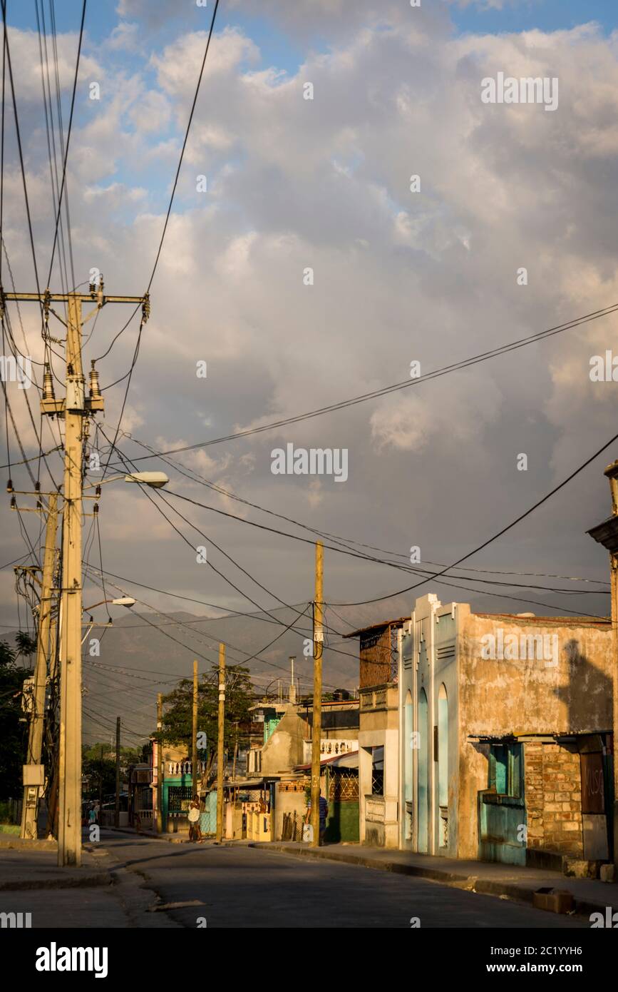 Poor street lighting cuba hi-res stock photography and images - Alamy