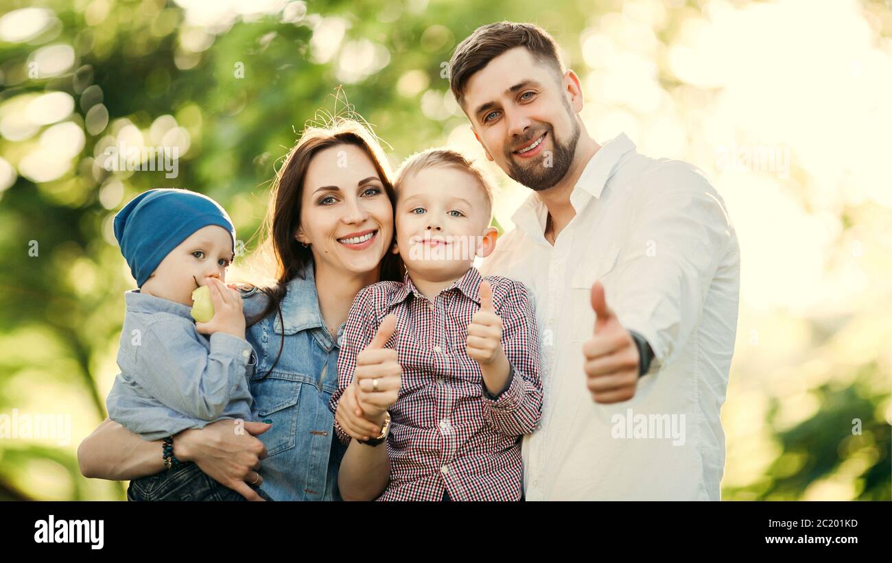 Fingers family hi-res stock photography and images - Alamy
