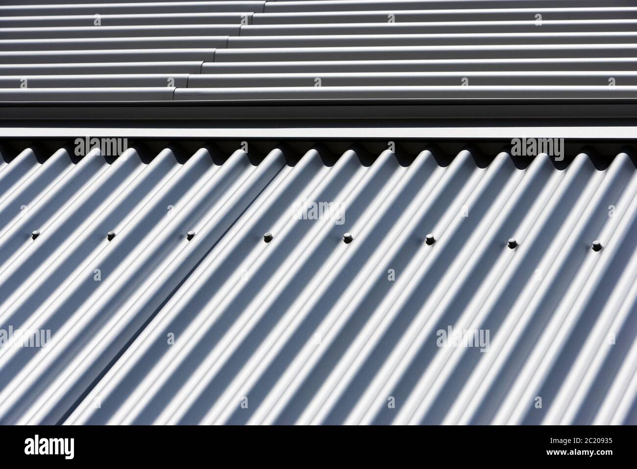 Metal clad building hi-res stock photography and images - Alamy