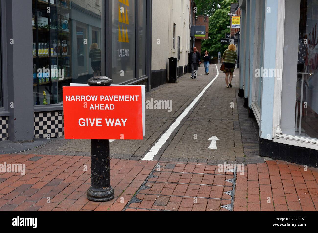 Chain Street Reading, a pedestrian route now marked out in lanes in ...
