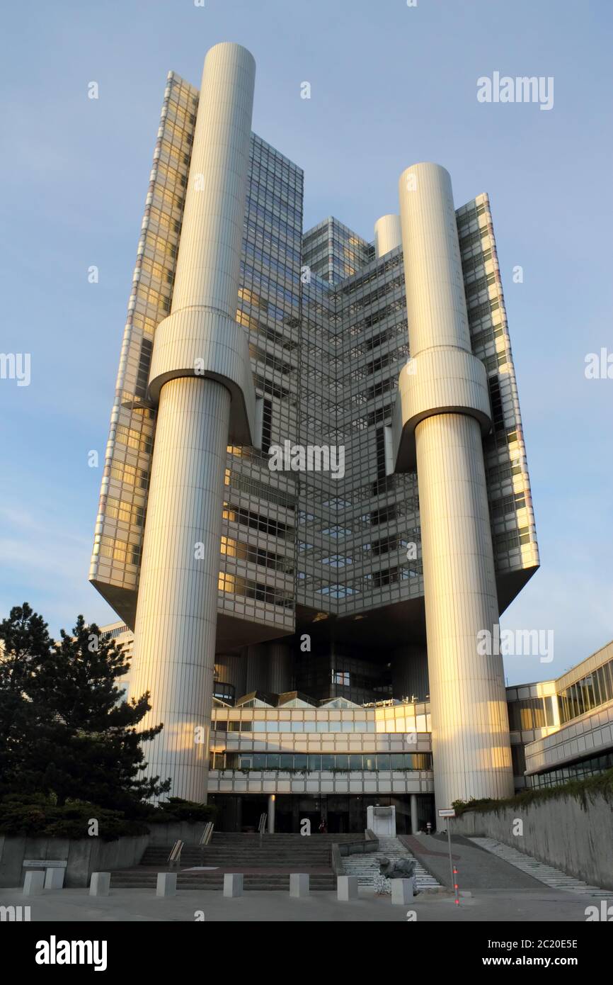 Munich commercial building hi-res stock photography and images - Alamy