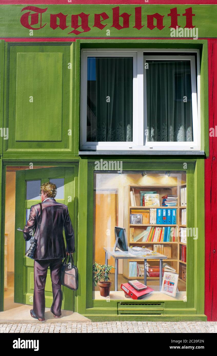 Newspaper journalist computer hi-res stock photography and images - Alamy