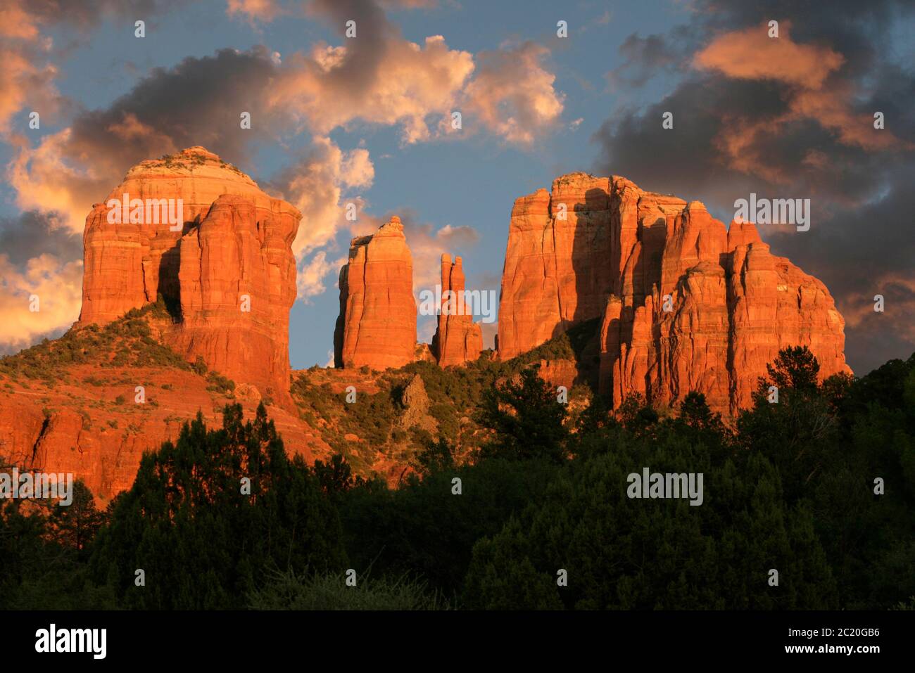 Cathedral rock at sunset hi-res stock photography and images - Alamy