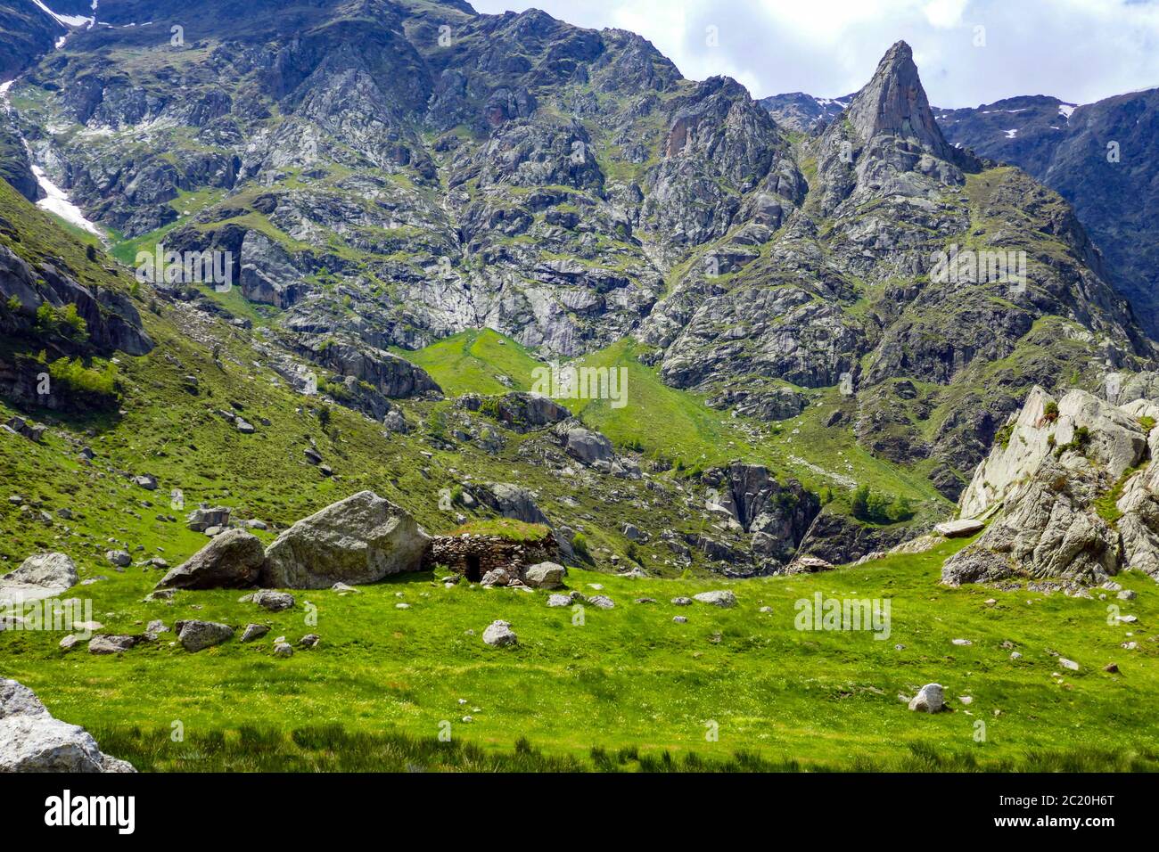 Shepherds stone hut hi-res stock photography and images - Alamy