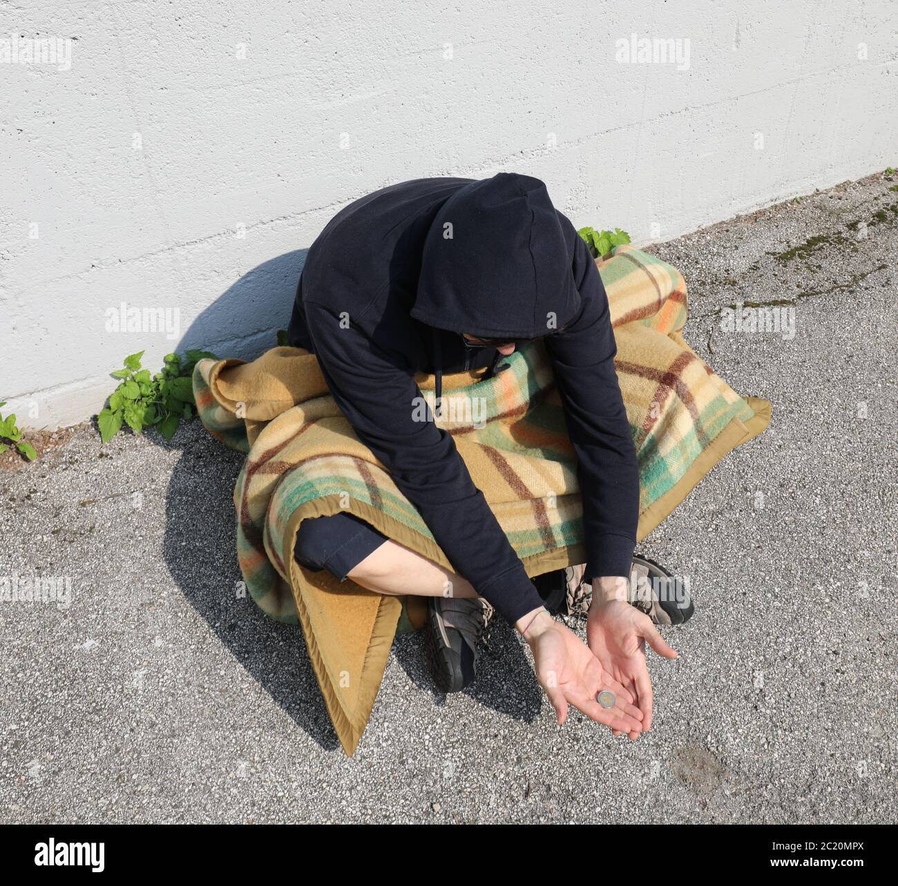 Homeless youth panhandling hi-res stock photography and images - Alamy