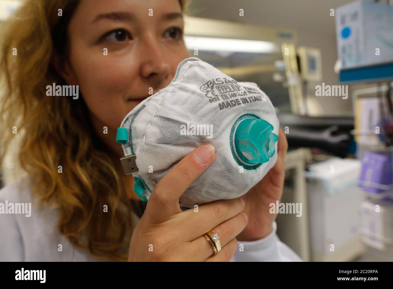 (200616) -- HAIFA, June 16, 2020 (Xinhua) -- An Israeli laboratory ...