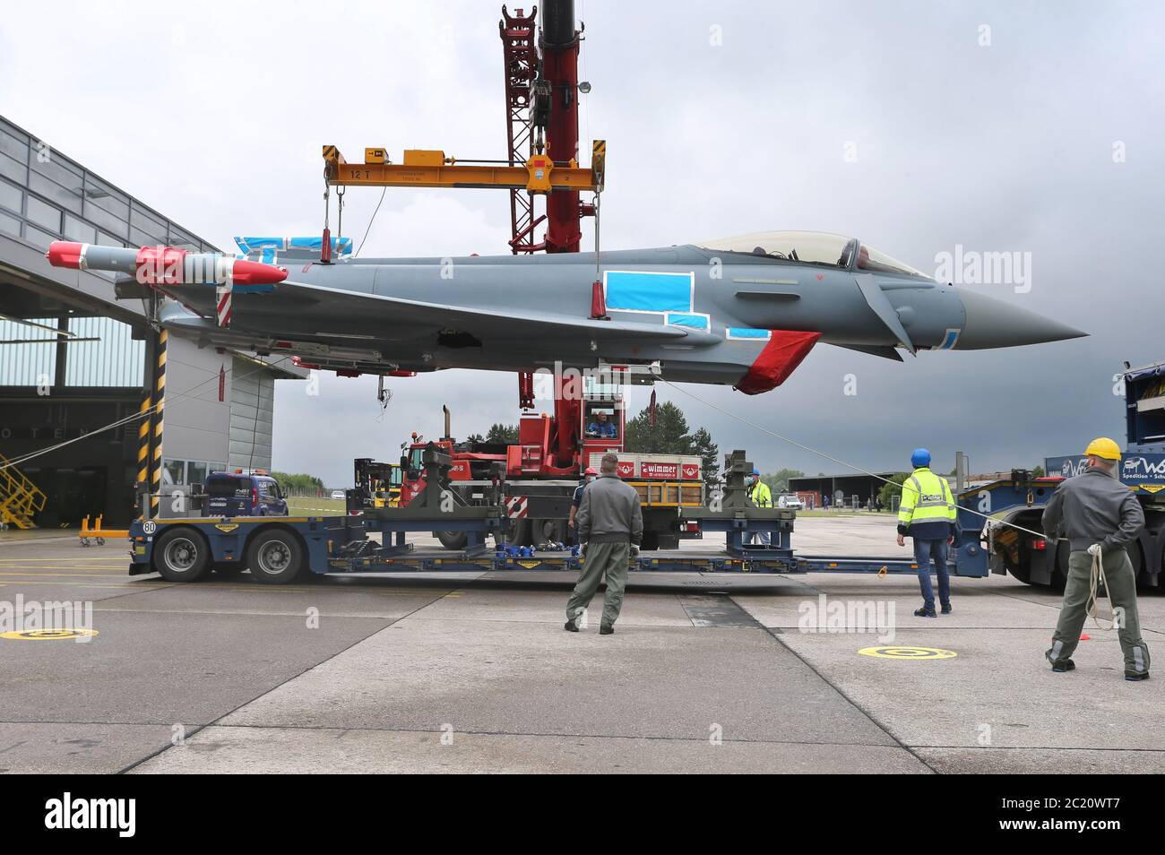 Low Loader Flatbed Truck High Resolution Stock Photography and Images ...