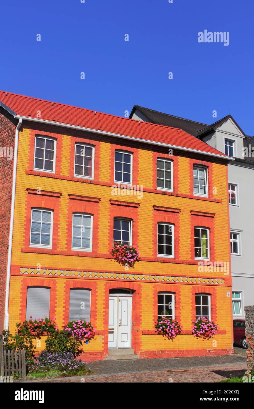 Old brick house Stock Photo - Alamy