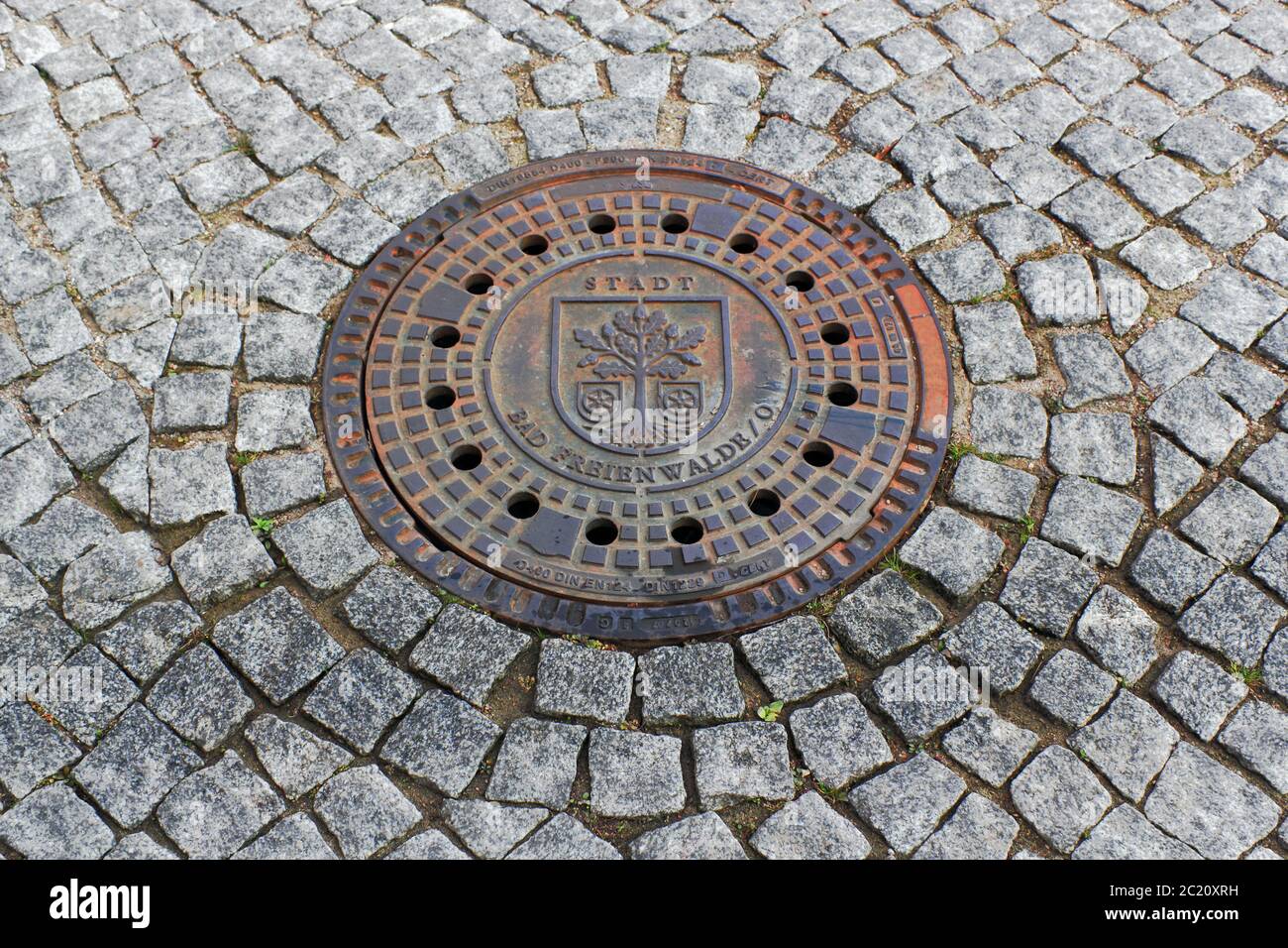 Gullydeckel hi-res stock photography and images - Alamy