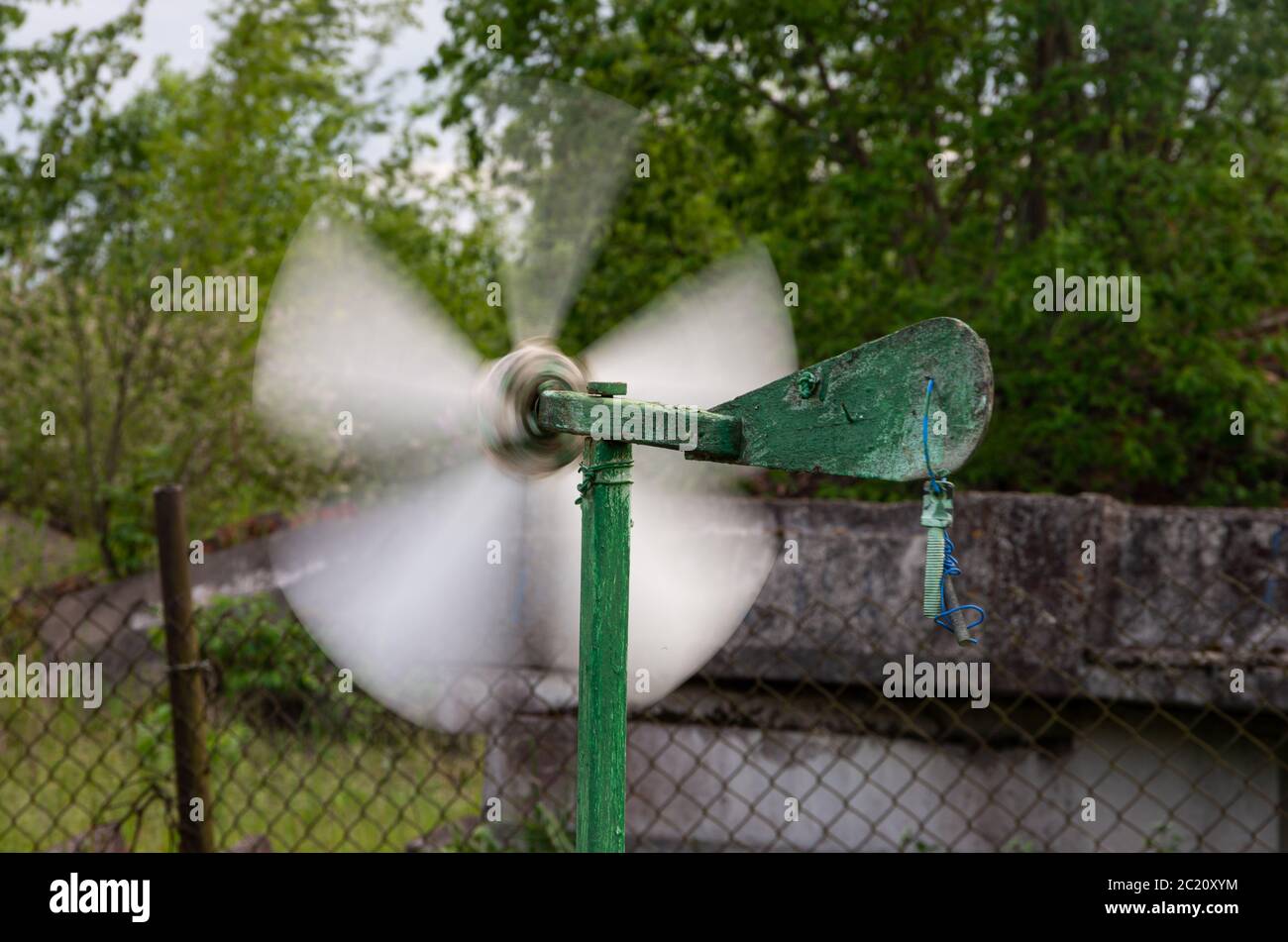 Spin propellers hi-res stock photography and images - Alamy