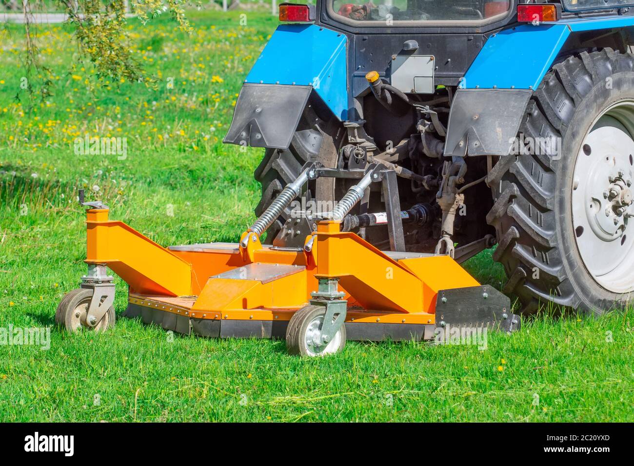 Back view man lawnmower hi-res stock photography and images - Alamy