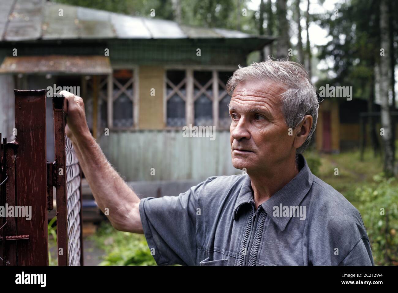 Old man house hi-res stock photography and images - Alamy