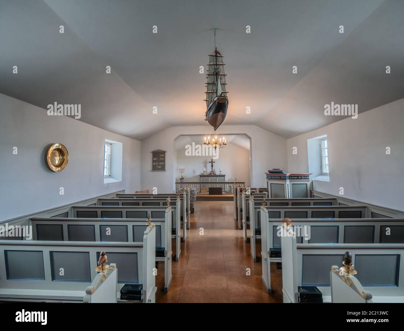 Small church interior hi-res stock photography and images - Alamy