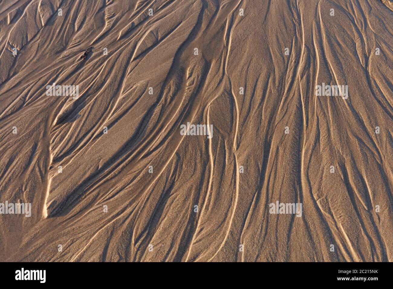 Wet sand shapes hi-res stock photography and images - Alamy
