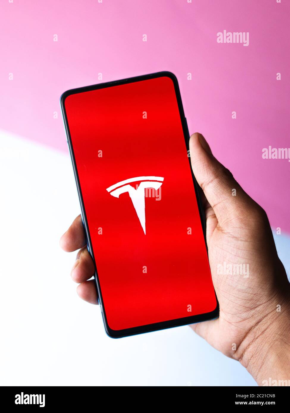 Tesla app logo hi-res stock photography and images - Alamy