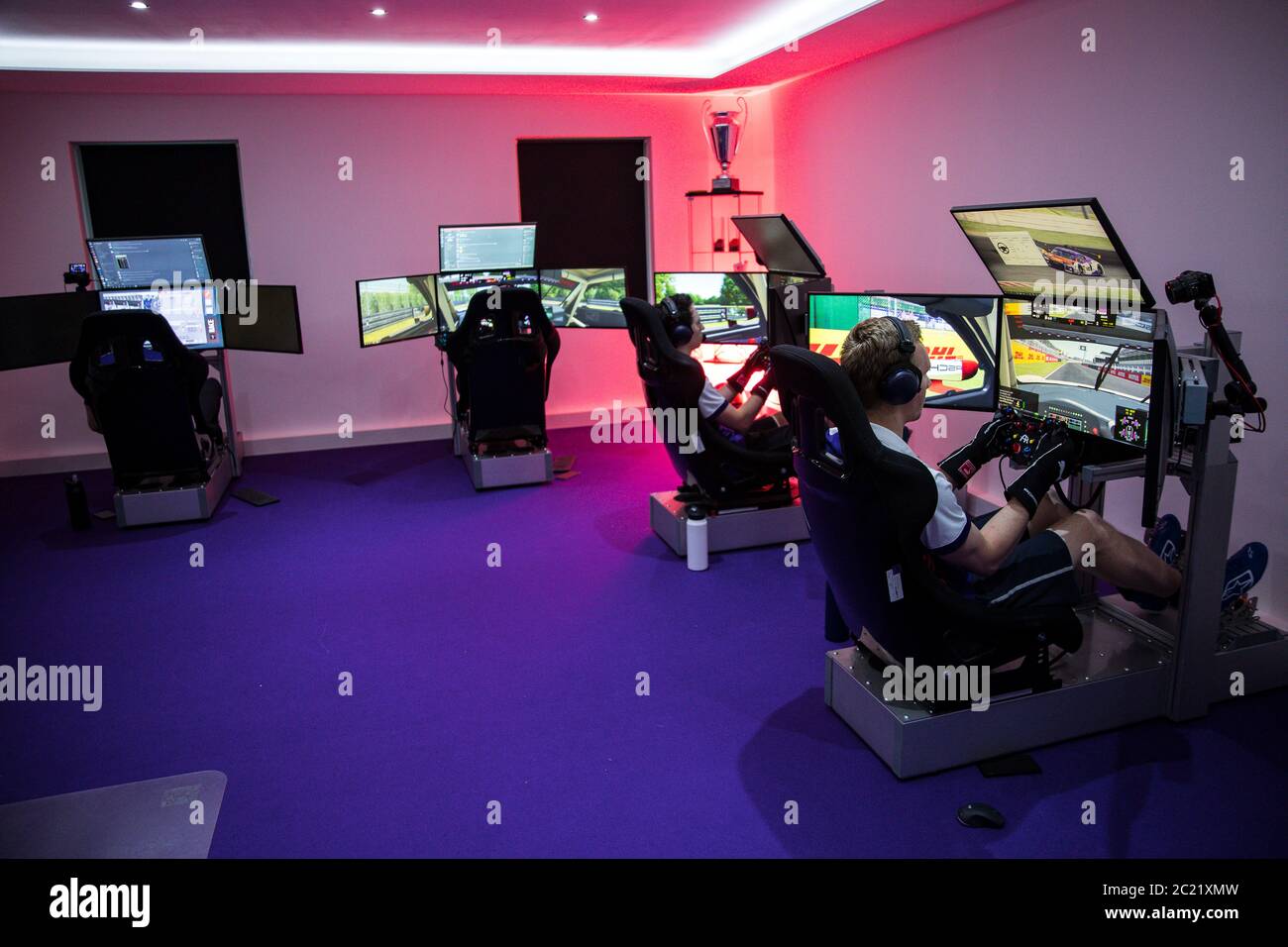 Porsche teams hi-res stock photography and images - Alamy