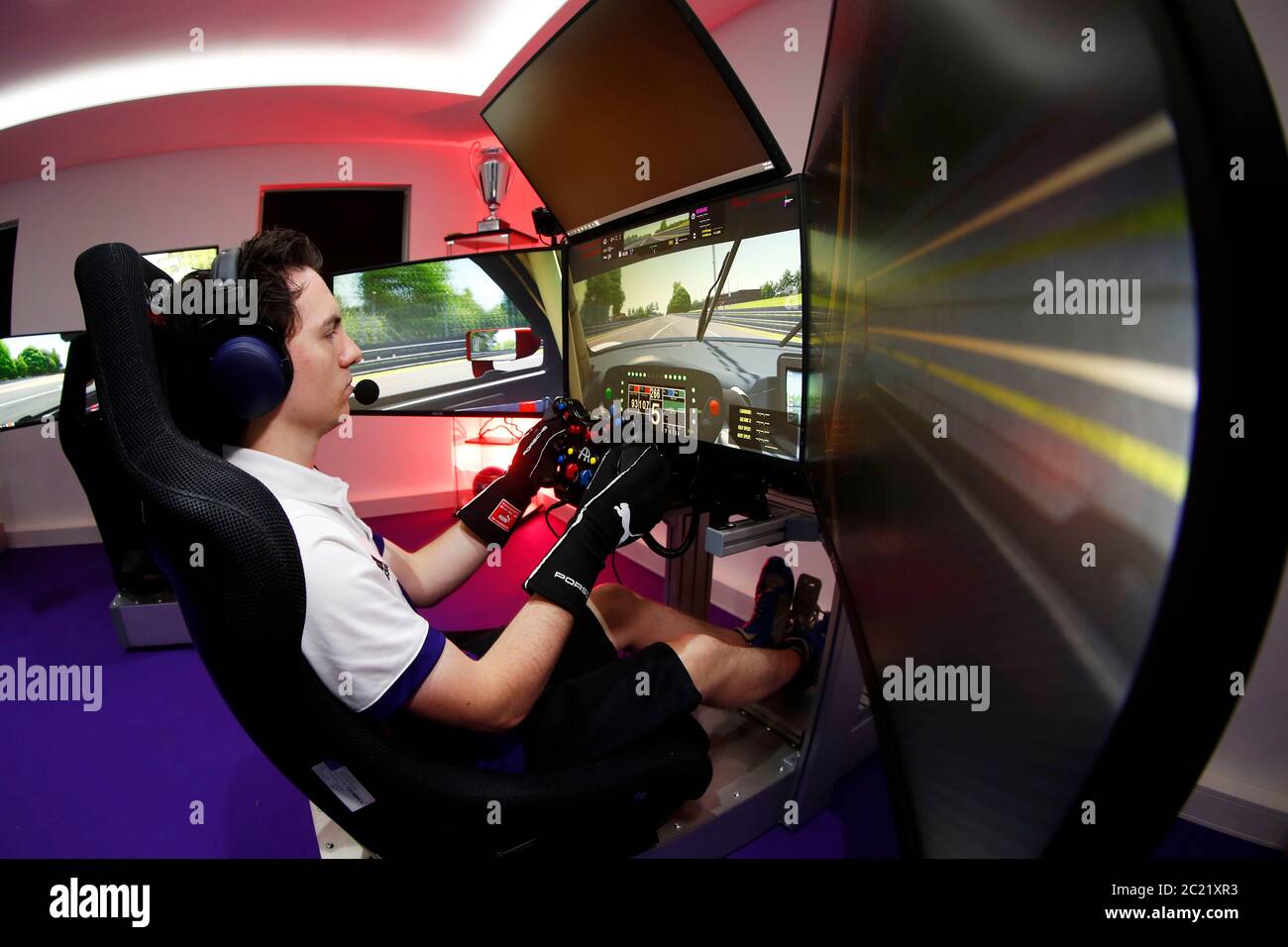 Gronau, Germany. 04th June, 2020. Coanda Simsport, Sim Racing Team ...