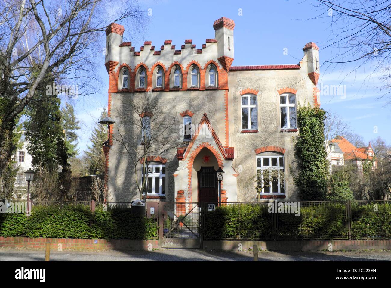 Residential castle hi-res stock photography and images - Alamy