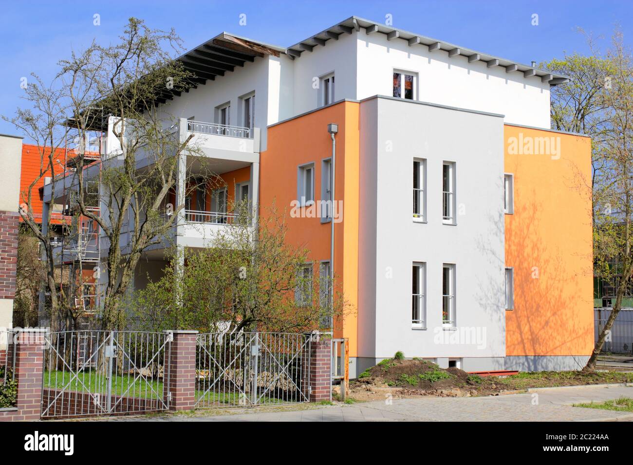 Modern housing construction Stock Photo - Alamy