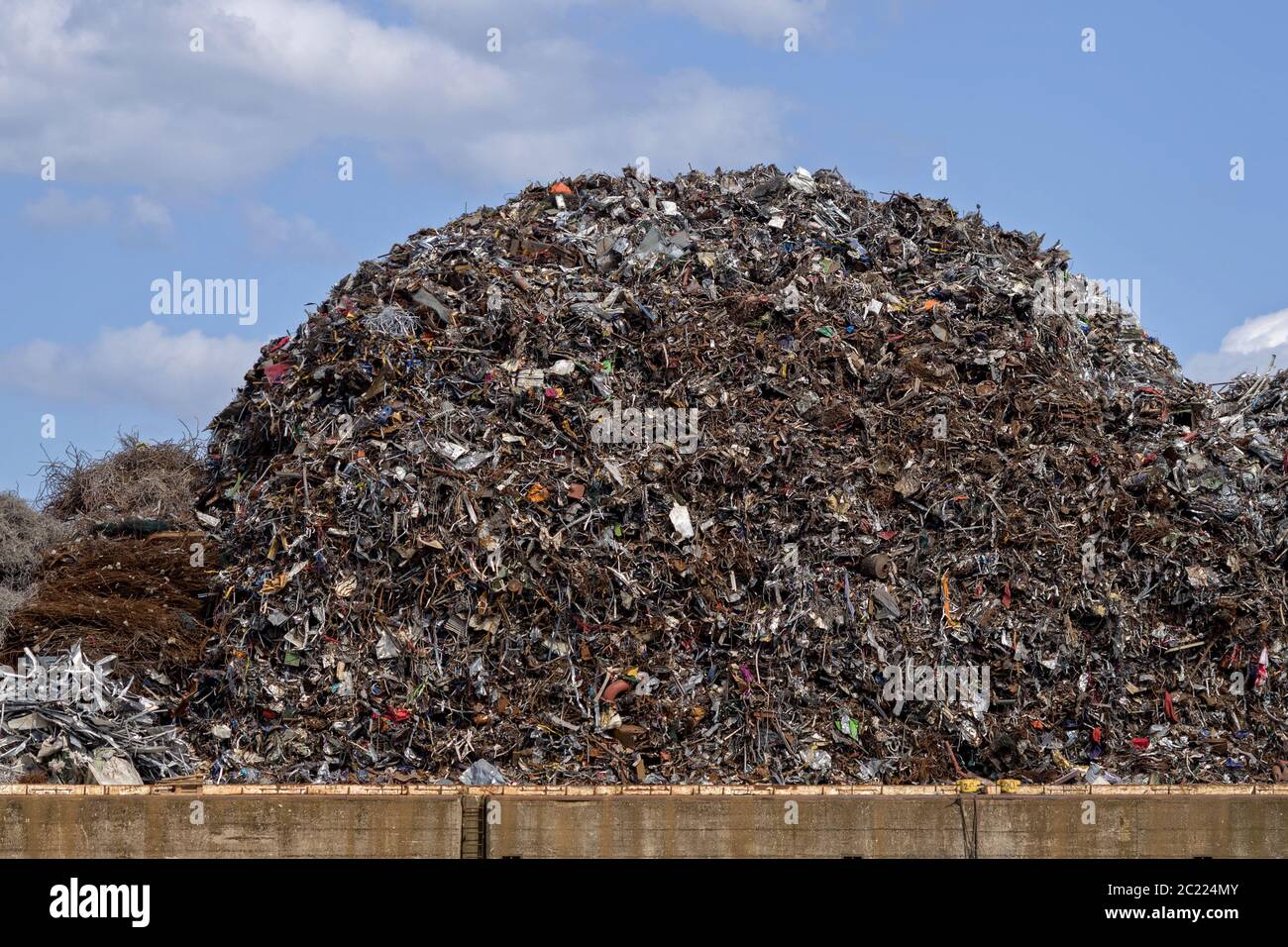 Waste mountain hi-res stock photography and images - Alamy