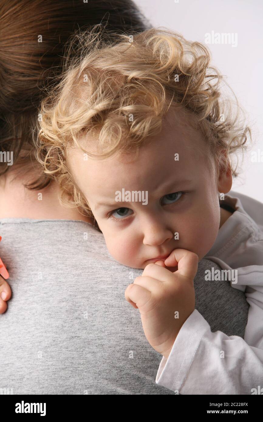 Child cry plane hi-res stock photography and images - Alamy