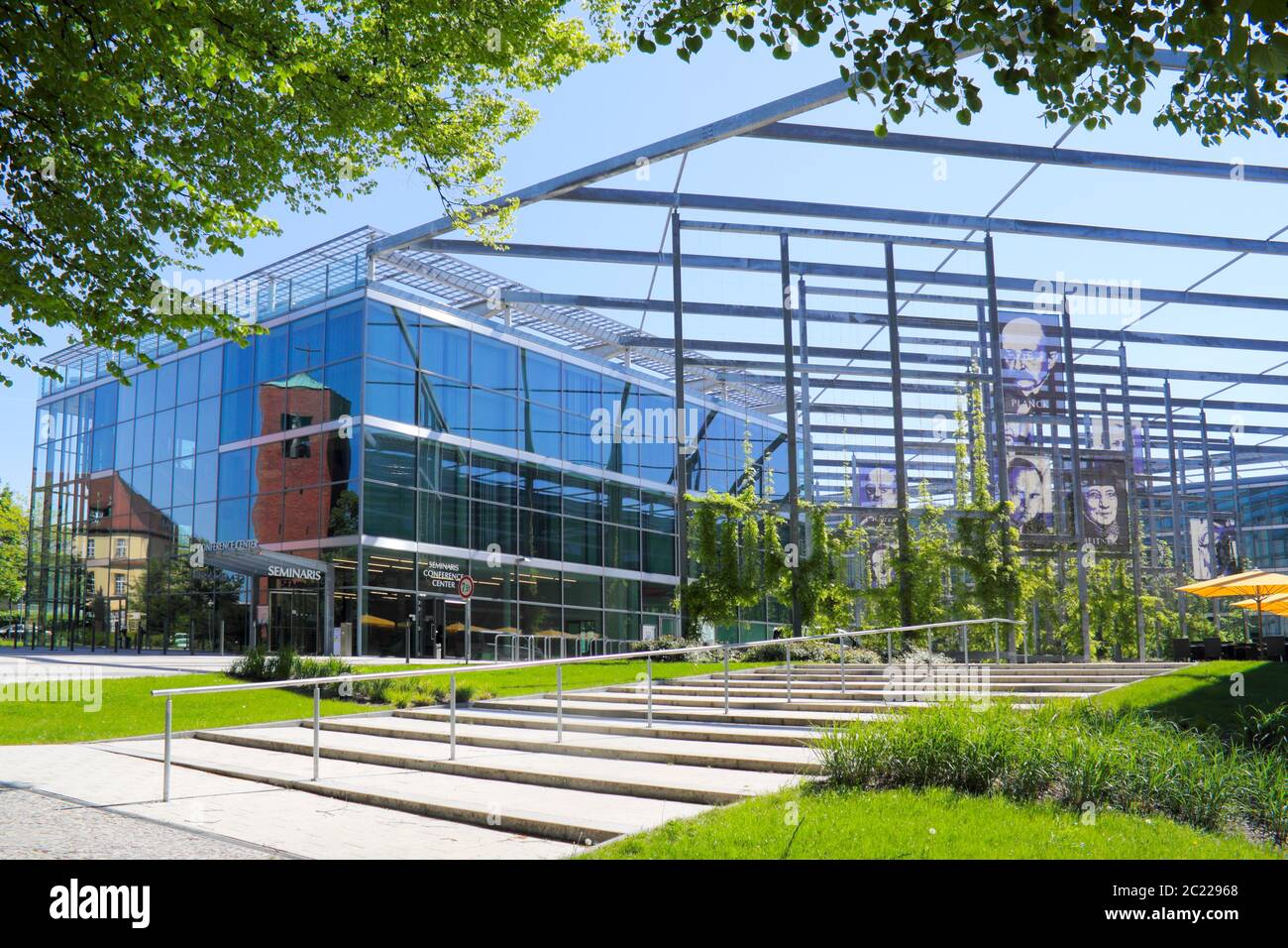 Berlin conference center hi-res stock photography and images - Alamy