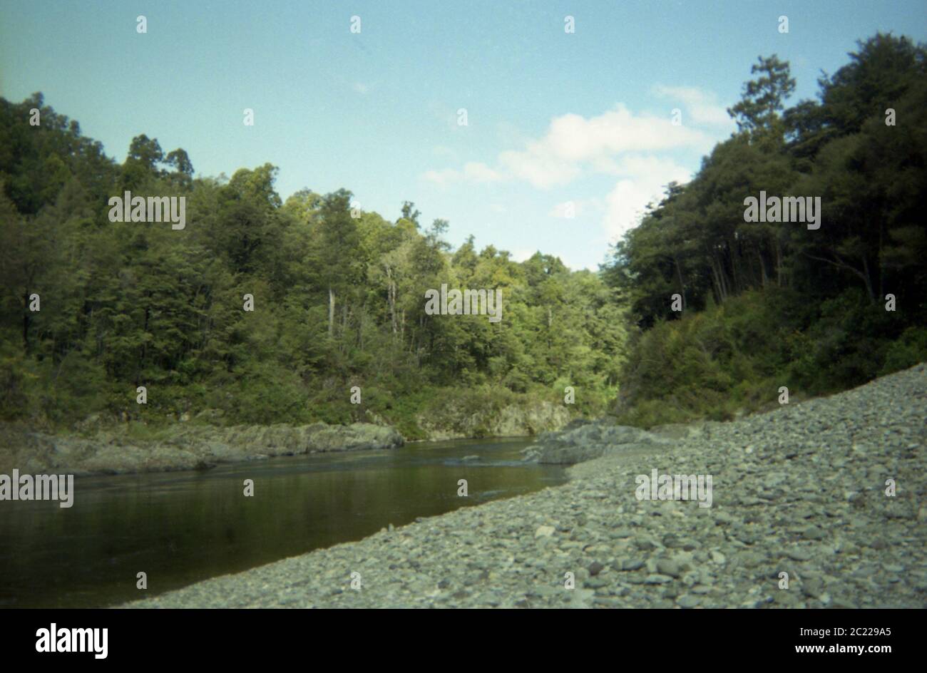 Shoreline pebbles hi-res stock photography and images - Alamy