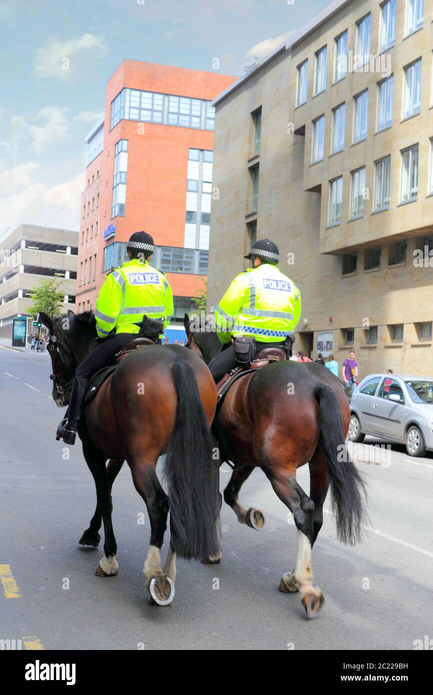 Mounted police glasgow hi-res stock photography and images - Alamy