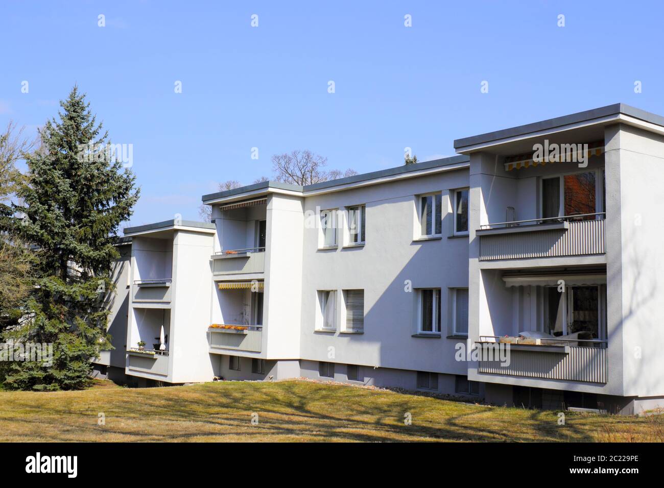 Modern apartment block Stock Photo - Alamy