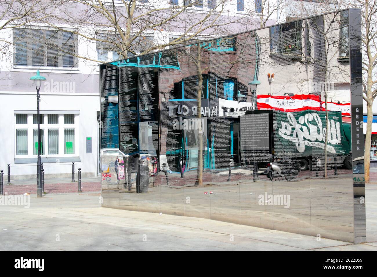 Wall mirror horizontal hi-res stock photography and images - Alamy