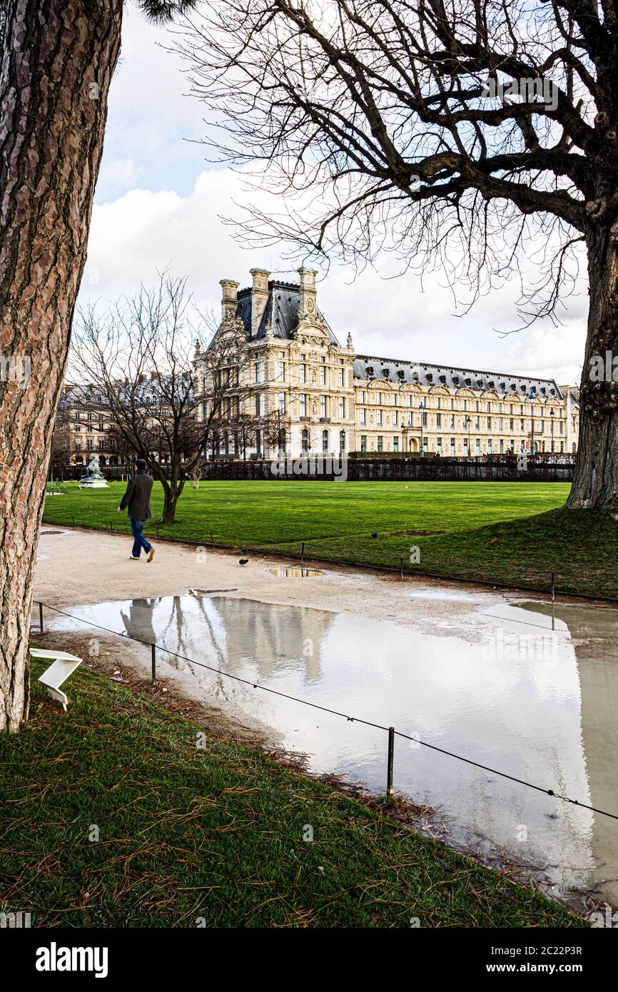 Tuileries Garden (Jardin des Tuileries) and partial view of Louvre ...