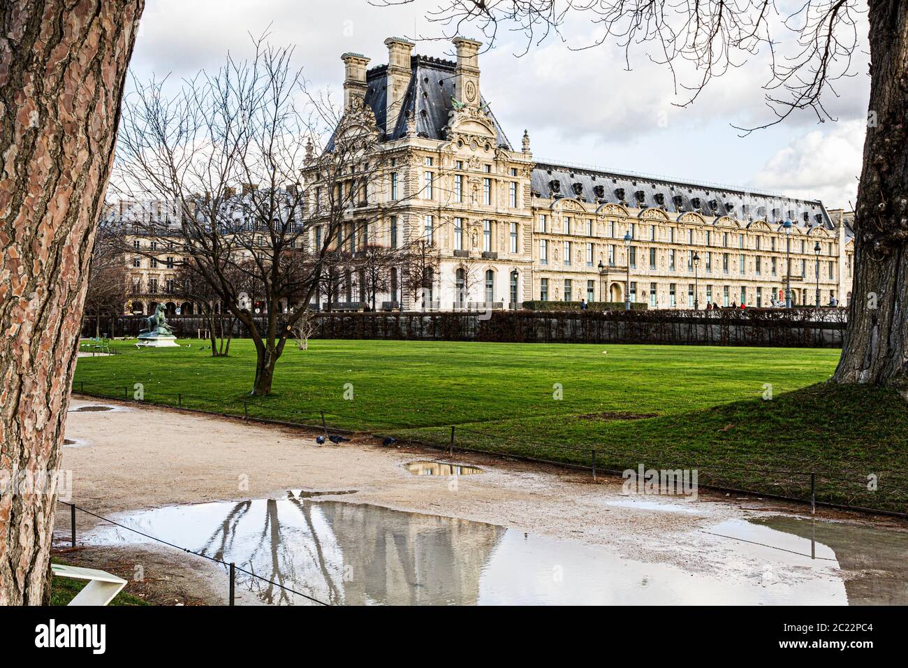Tuileries Garden (Jardin des Tuileries) and partial view of Louvre ...