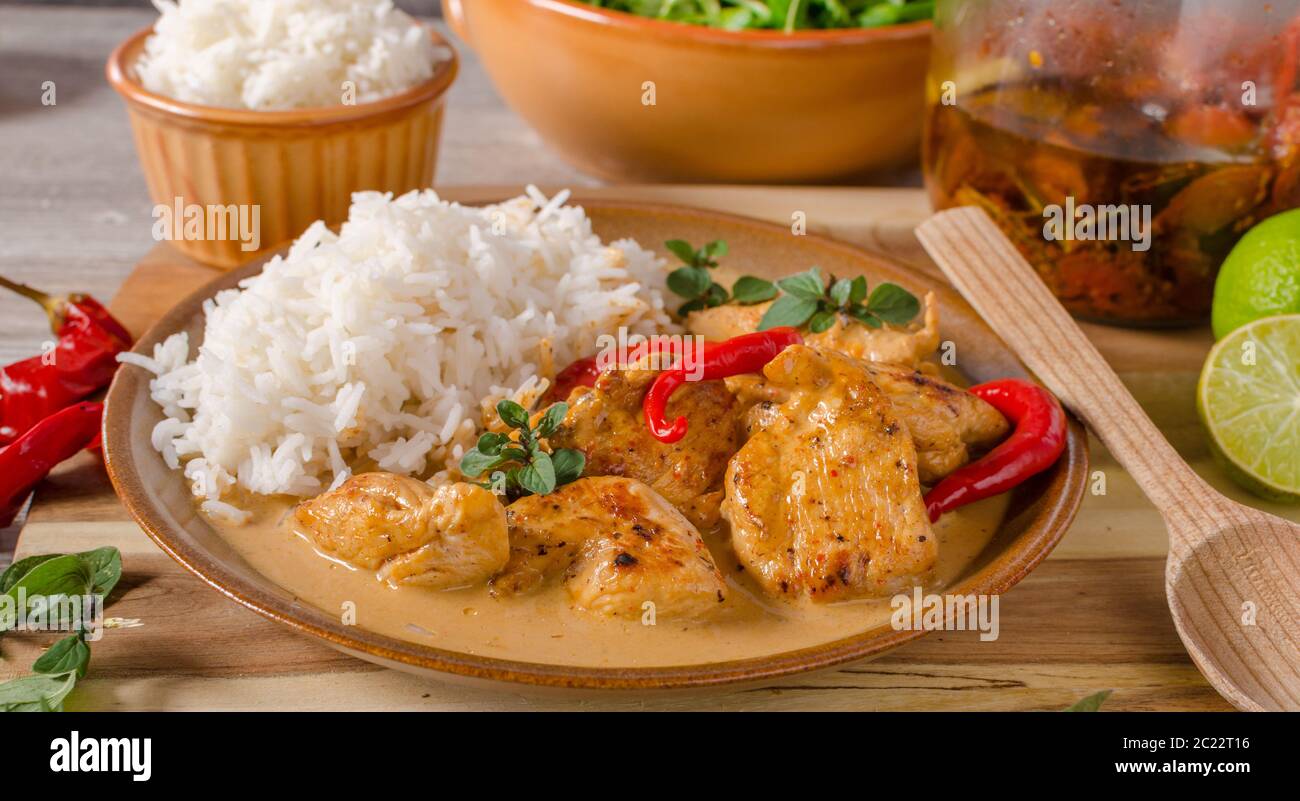 Delicious chicken curry with white rice, simple but full of flavours ...