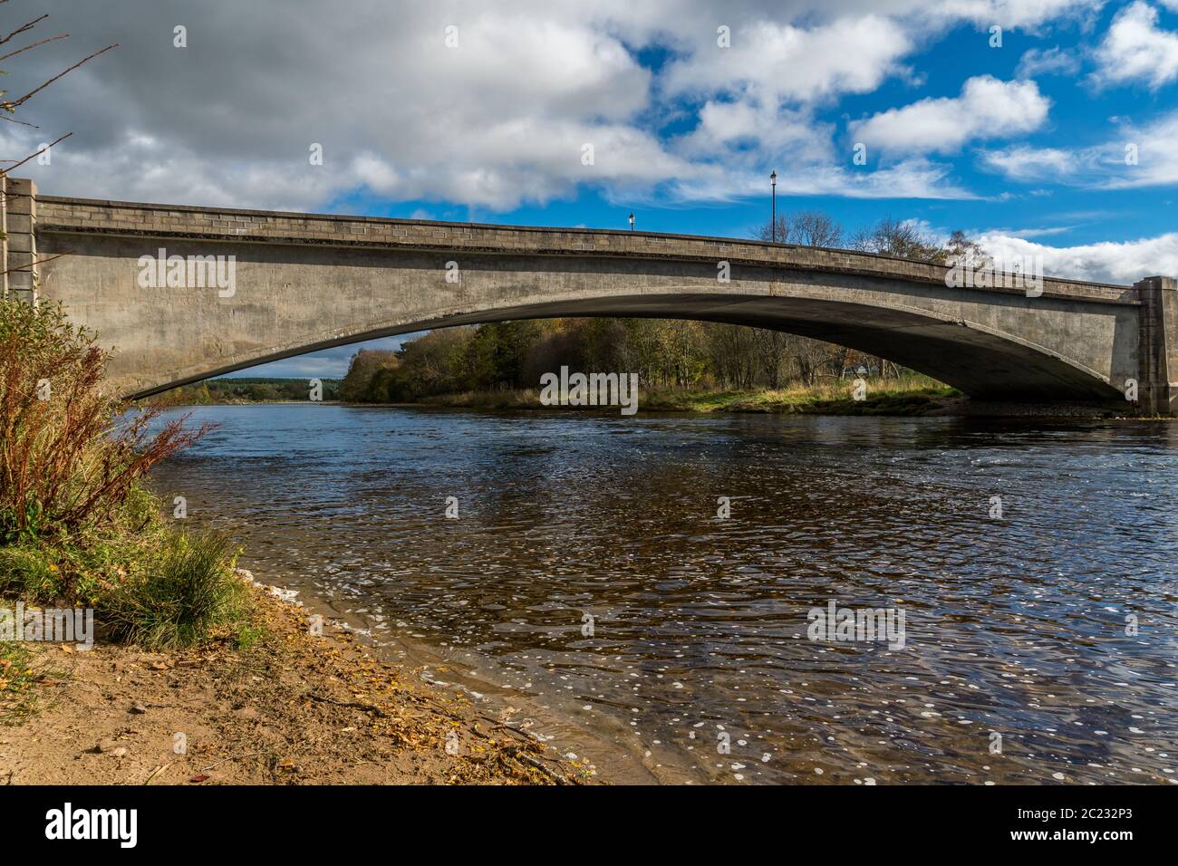 Aboyne Bridge over the River Dee Stock Photo - Alamy