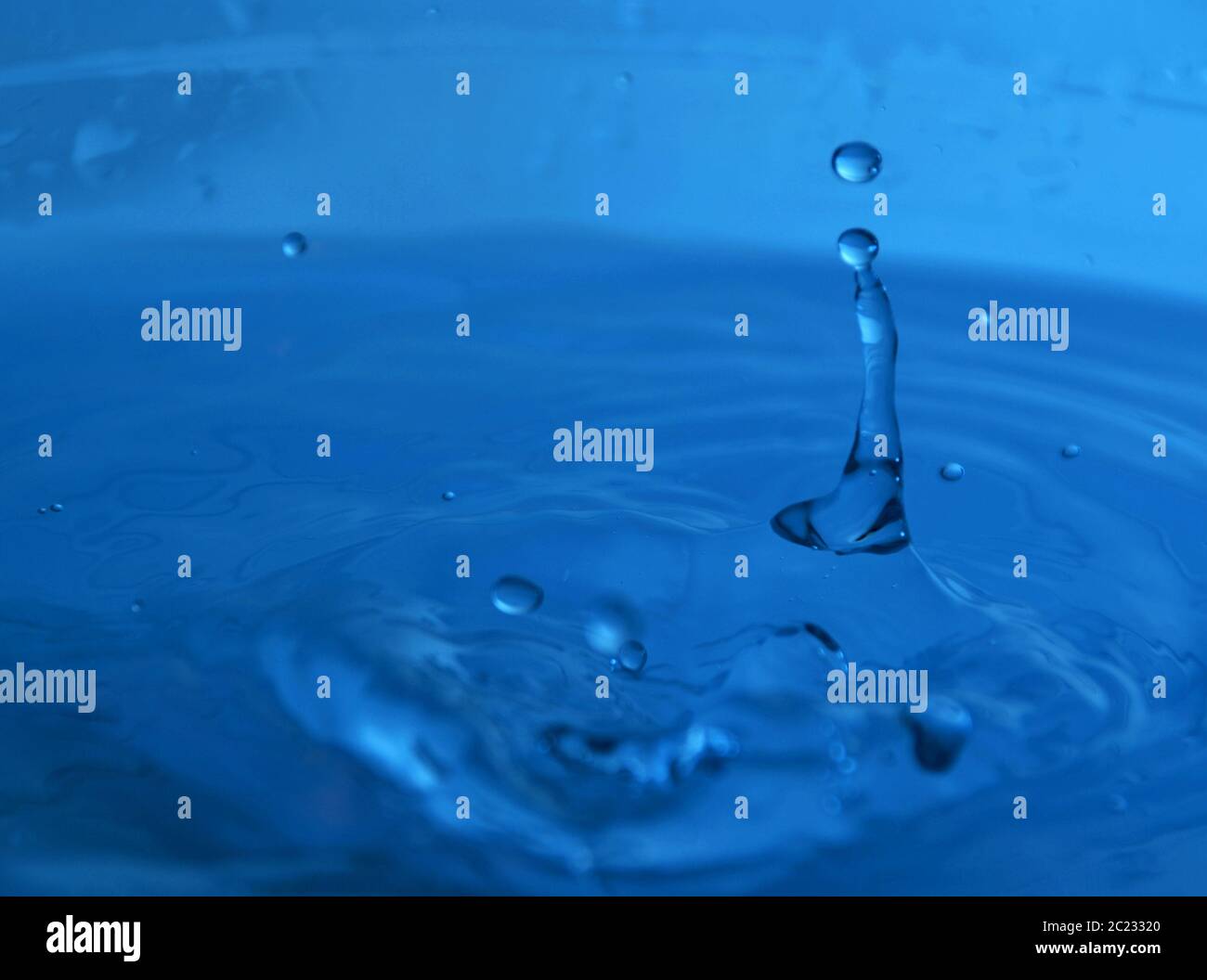 Blue water splash hi-res stock photography and images - Alamy