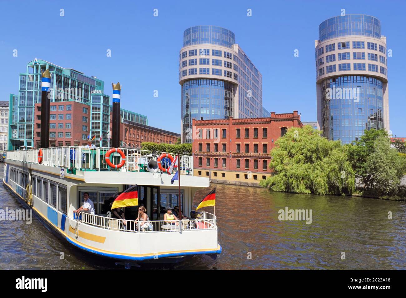 Straddle hi-res stock photography and images - Alamy