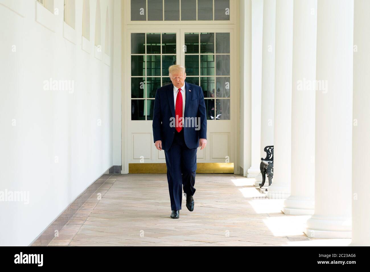 United States President Donald J. Trump arrives to the Rose Garden to ...