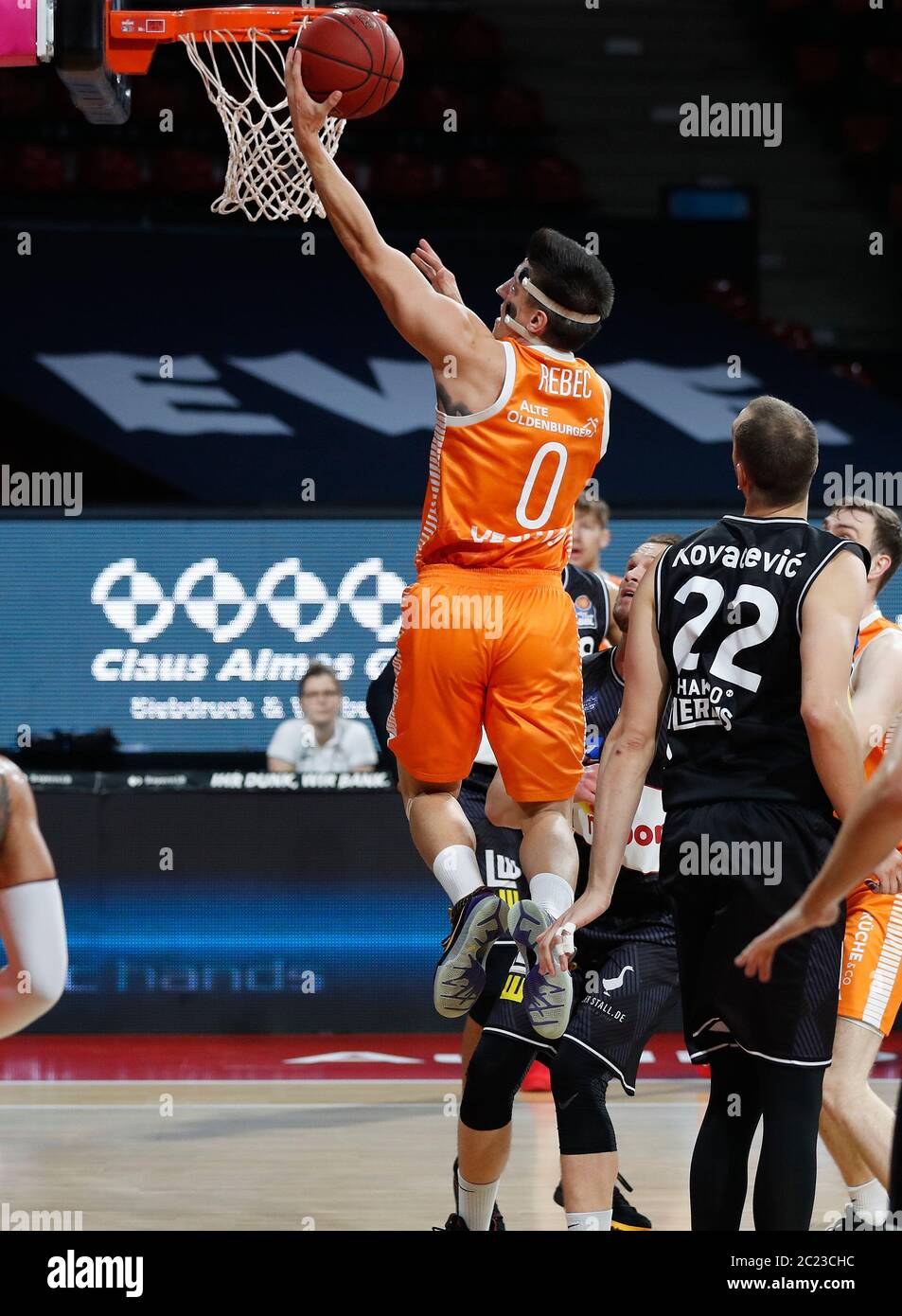 Munich, Deutschland. 16th June, 2020. firo basketball 16.06.2020 BBL ...