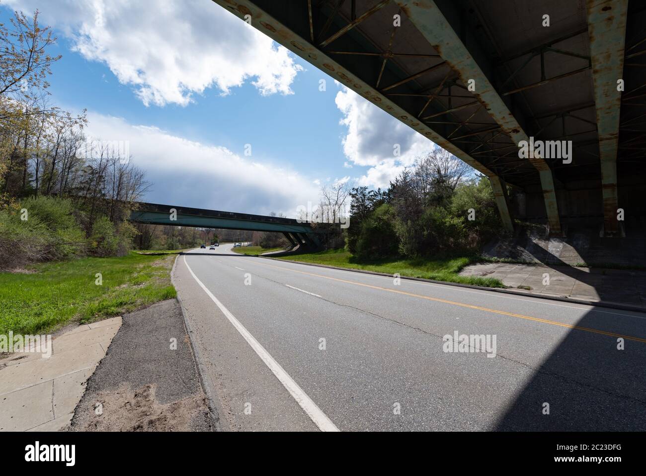 Underneath highway hi-res stock photography and images - Alamy