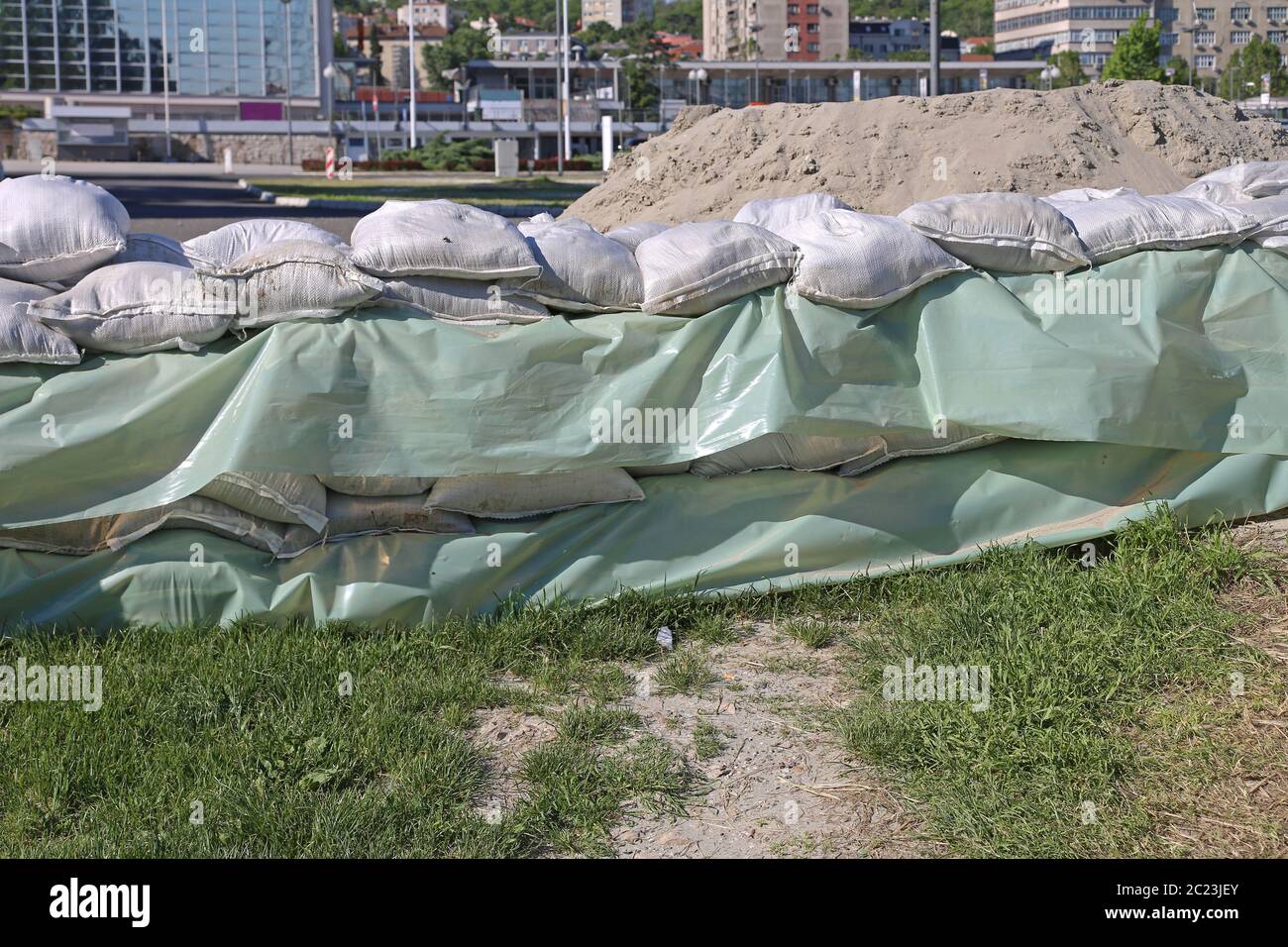 Sandbag wall hi-res stock photography and images - Alamy